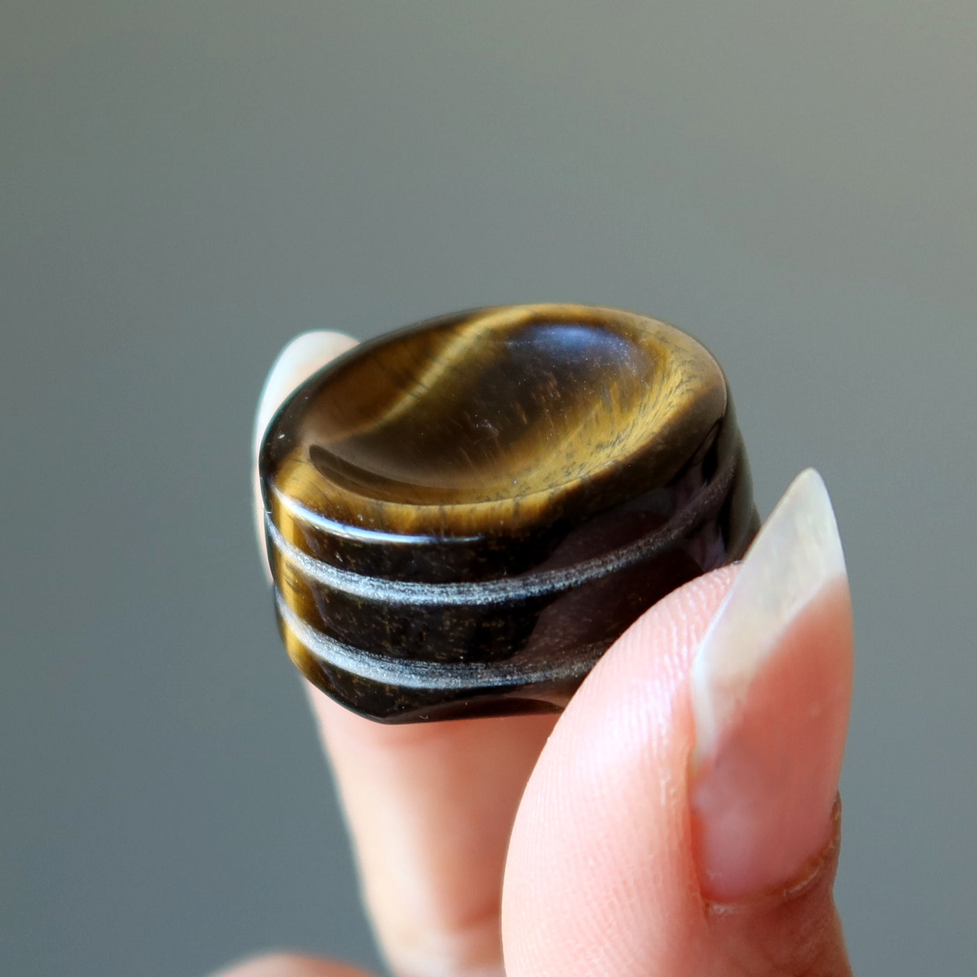 Gemstone Display Stand for Crystal Balls and Eggs — Satin Crystals